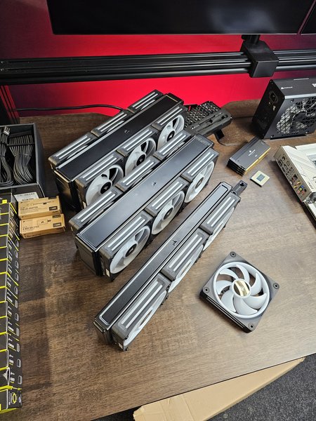 How many radiators can you fit in the 6500D / 6500X? | CORSAIR:EXPLORER
