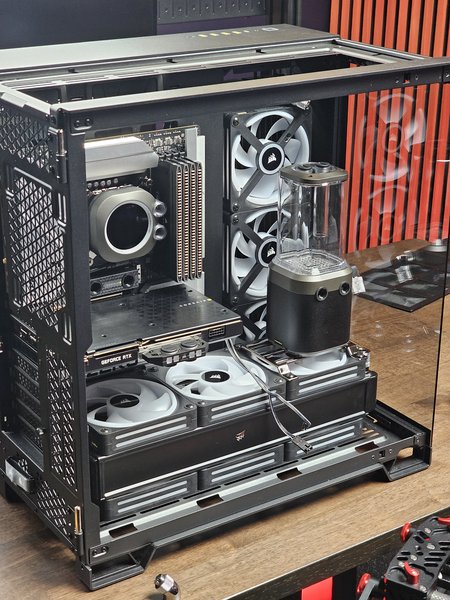 How many radiators can you fit in the 6500D / 6500X? | CORSAIR:EXPLORER