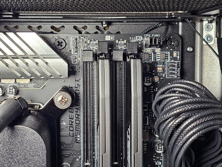 How to upgrade the memory in the CORSAIR ONE i500 | CORSAIR:EXPLORER