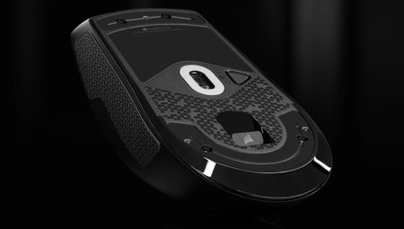 How to install M75 AIR glass skates and grip tape | CORSAIR:EXPLORER