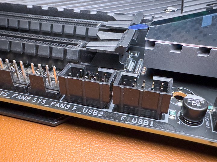 How to connect the front panel connectors to your motherboard | CORSAIR:EXPLORER